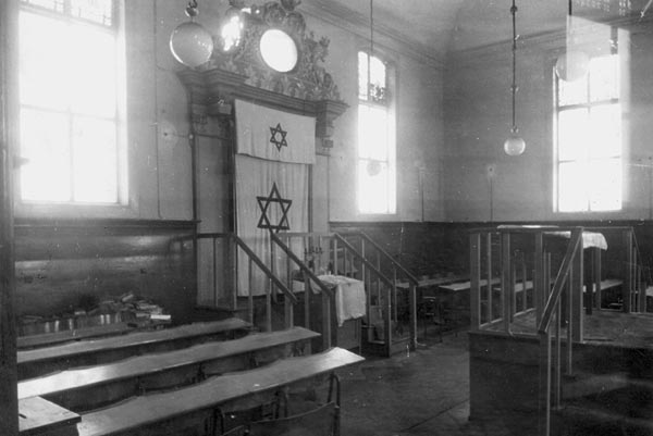 Celle – Jüdisches DP-Lager und Gemeinde | Jewish DP Camp and Community ...